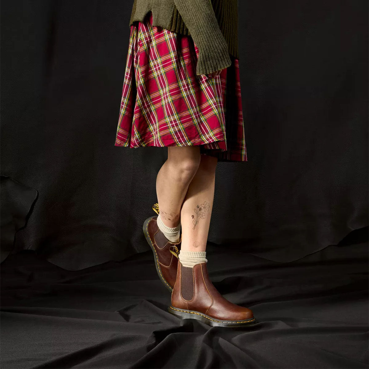 Buy DR MARTENS 2976 Chelsea Boot - Cashew Ambassador | Online | Pat Menzies